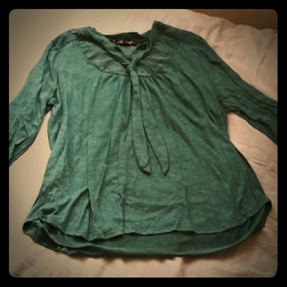 Absolutely Famous | Tops | Absolutely Famous Green Long Sleeve Blouse ...